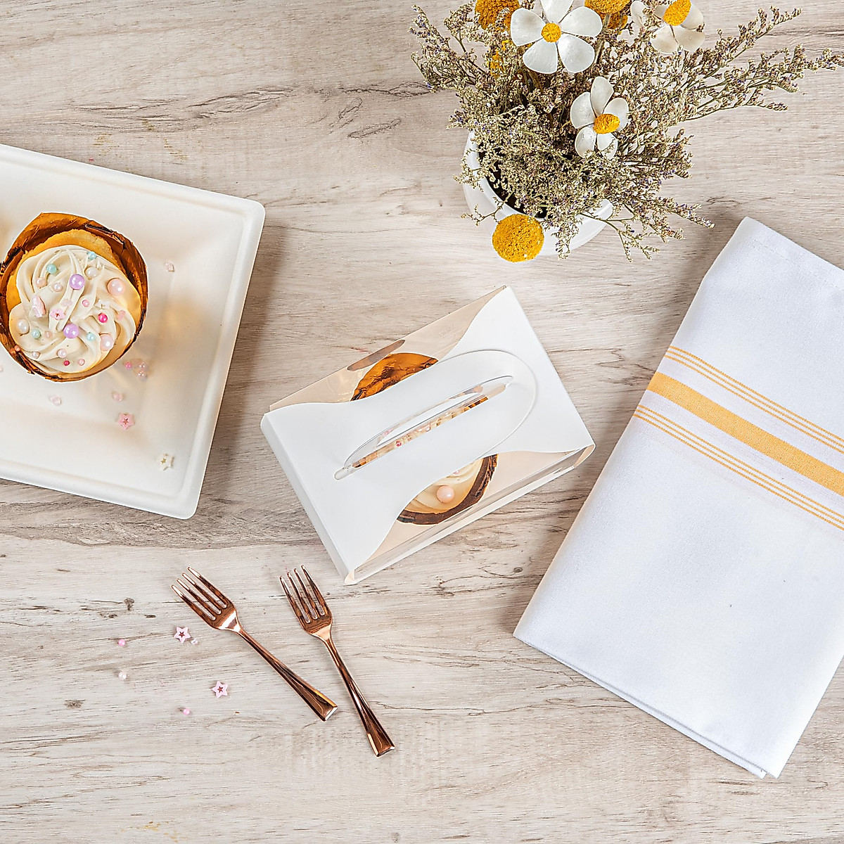 Restaurantware-5 Inch x 3.25 Inch Individual Cupcake Boxes, 100 Disposable Cupcake Display Boxes - With Handle, Lotus Accent, Clear Plastic Single Cupcake Containers, For Weddings Or Birthdays