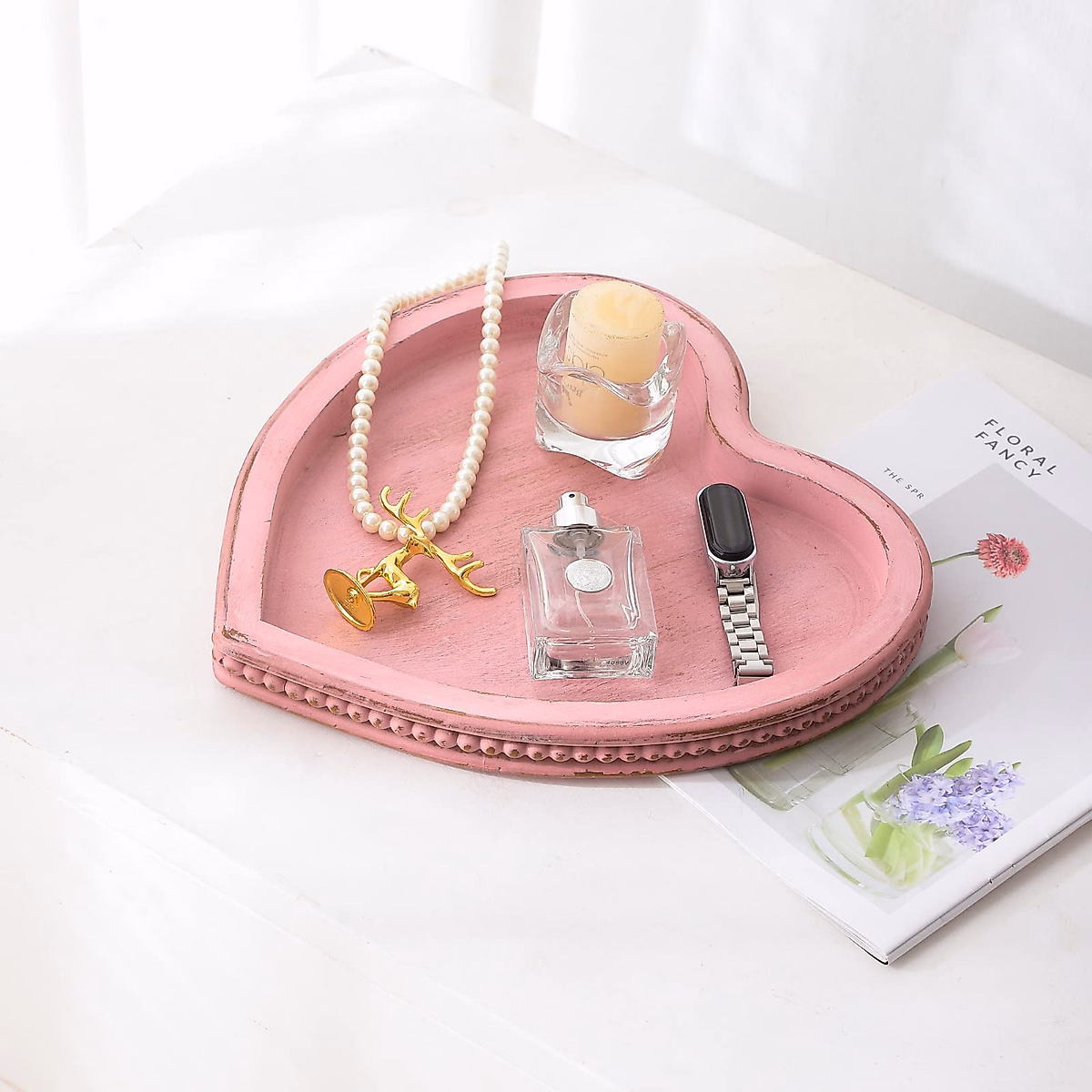 FESTWIND Heart Shaped Decorative Tray, Wooden Tray for Decor Coffee Table Dinning Table, Kitchen Island Decor Centerpiece, Farmhouse Tray Beaded Distressed Pink