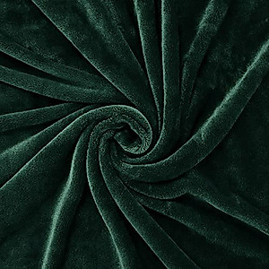 Exclusivo Mezcla Extra Large Fleece Throw Blanket for Couch, Sofa and Bed, Super Soft Blankets and Warm Throws, Cozy, Plush, Lightweight (50x70 inches, Forest Green)