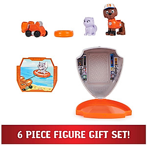 Paw Patrol, Zuma’s Deluxe Movie Transforming Toy Car with Collectible Action Figure, Kids Toys for Ages 3 and up