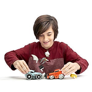 MGA Entertainment Wreck Royale Exploding Crashing Ricky Rodder Race Car with 4 Mix 'N Match Explosive Parts, Multicolor (565710)