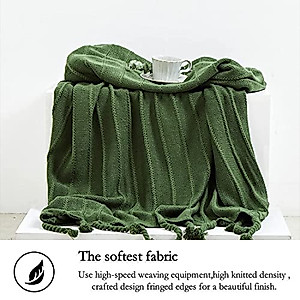 Koreyoshi Emerald Green Cable Knit Throw Blanket Super Soft Cozy Plush Lightweight Decorative Throw Blanket with Tassels for Couch Sofa Living & Bed Room, 50''×60''