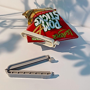 8 Pcs Bag Clips for Food, Sealing Clips, Plastic Chip Clips for Food Packages, Food Sealing Clip for Snack,Chips Bags,Kitchen Storage Bag in 3 Sizes.