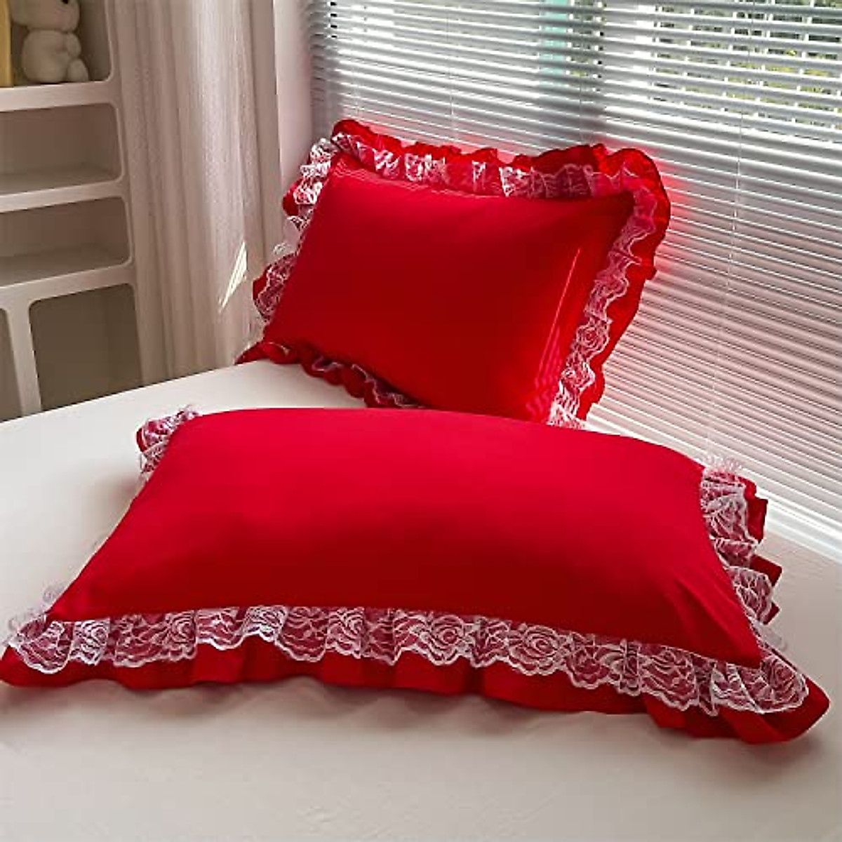 MOOWOO Chic Ruffle Lace Polyester Duvet Cover Set -Girl Red Bedding-3 Piece Full Duvet Cover with Zipper Closure -Ultra Soft and Light Weight (Red, Full Size)