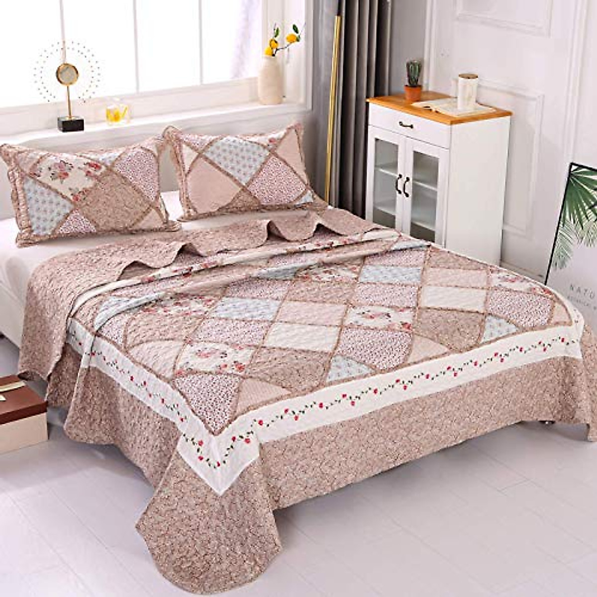 VIVILINEN Patchwork Quilt Set Full Queen Size 3-Piece Pink Floral Reversible Quilted Bedspread Coverlet Set Lightweight Stitched Comforter Bedding Set Bed Sheet Set Cover Blanket with 2 Pillow Shams