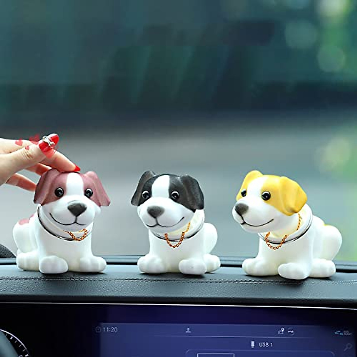 SEADEAR Dog Car Shaking Head Resin Ornament Cute Car Dashboard Bobble Head Dog Decoration Funny Car Interior Shaking Head Puppy Decor,for Desktop Ornament Home Office Decor