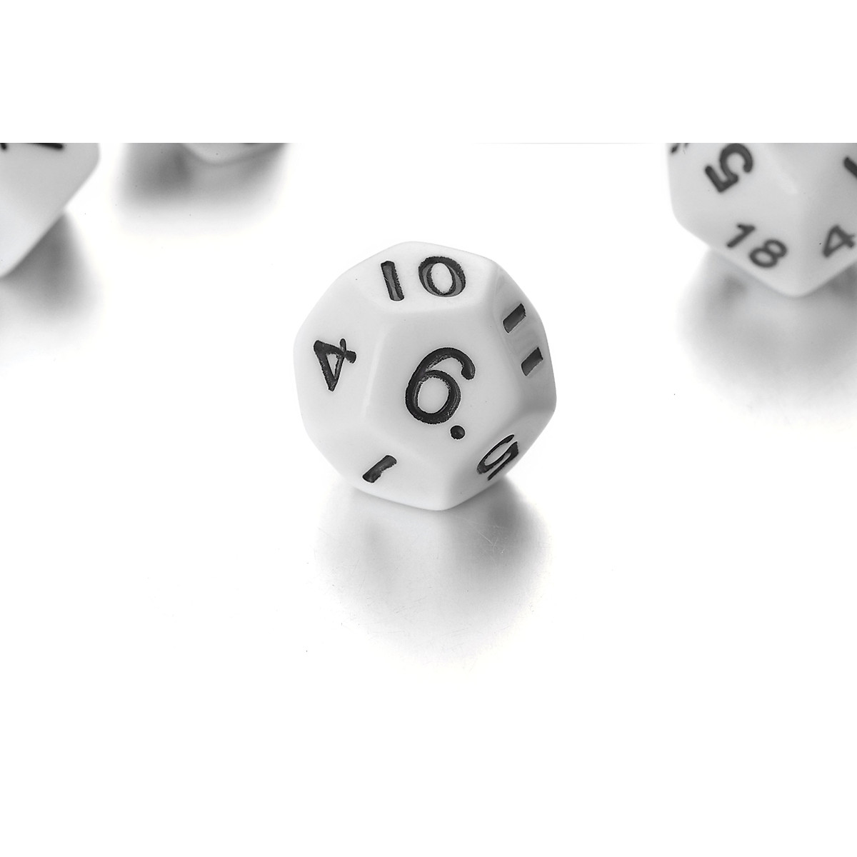 REINDEAR 7 Die Polyhedral Role Playing Game Dice Set with Treasure Chest Dice Container (White)