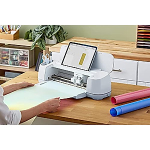 Cricut Smart Holographic Iron On Vinyl (13 in x 9 ft), Heat Transfer Iron On Vinyl for DIY Crafting, Stickers & Designs for Apparel, Easy Cut & Weed, Cricut Explore 3 & Maker 3, Blue