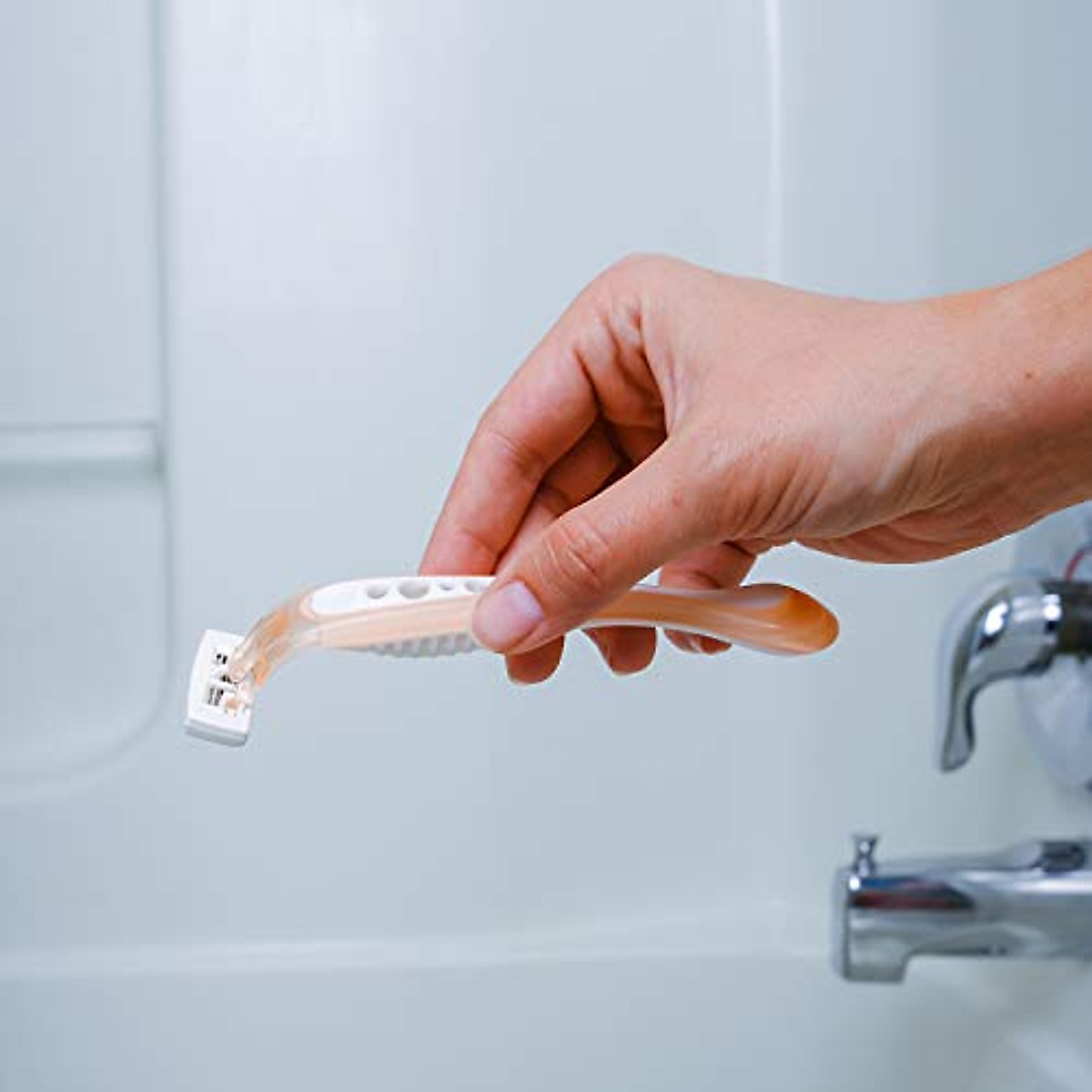 About Face Body Spa Shave 3-Blade Sensitive Disposable Razors With Coconut Oil Lube Strip, 4 Count