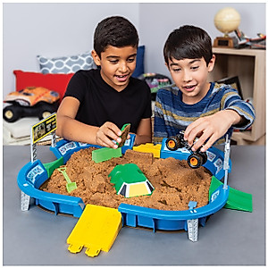Monster Jam, Monster Dirt Arena 24-inch Playset with 2lbs of Monster Dirt and Exclusive 1:64 Scale Die-Cast Monster Jam Truck