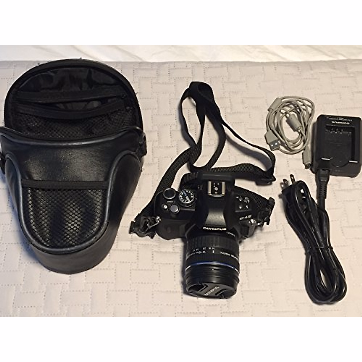 Olympus Evolt E410 10MP Digital SLR Camera with 14-42mm f/3.5-5.6 Zuiko Lens