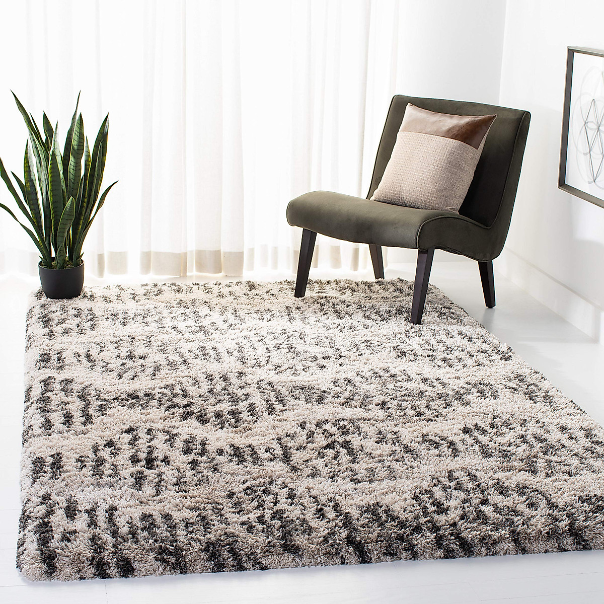 SAFAVIEH Iceland Shag Collection Area Rug - 8' x 10', Cream & Grey, Modern Design, Non-Shedding & Easy Care, 2.6-inch Thick Ideal for High Traffic Areas in Living Room, Bedroom (ISG518A)