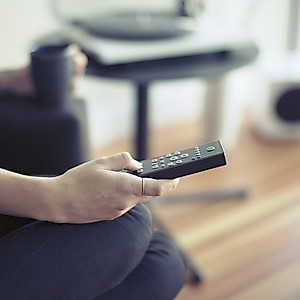 Kanto YU4GW Powered Speakers with Bluetooth and Built-in Phono Preamp | Auto Standby and Startup | Remote Included | 140W Peak Power | Pair | Gloss White