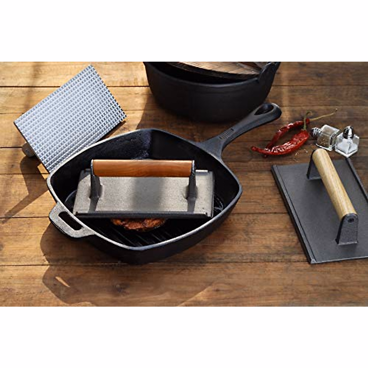 New Star Foodservice 42542 Extra Heavy Large Commercial Grade Iron Steak Weight/Bacon Press, 9.25-Inch by 5.25-Inch