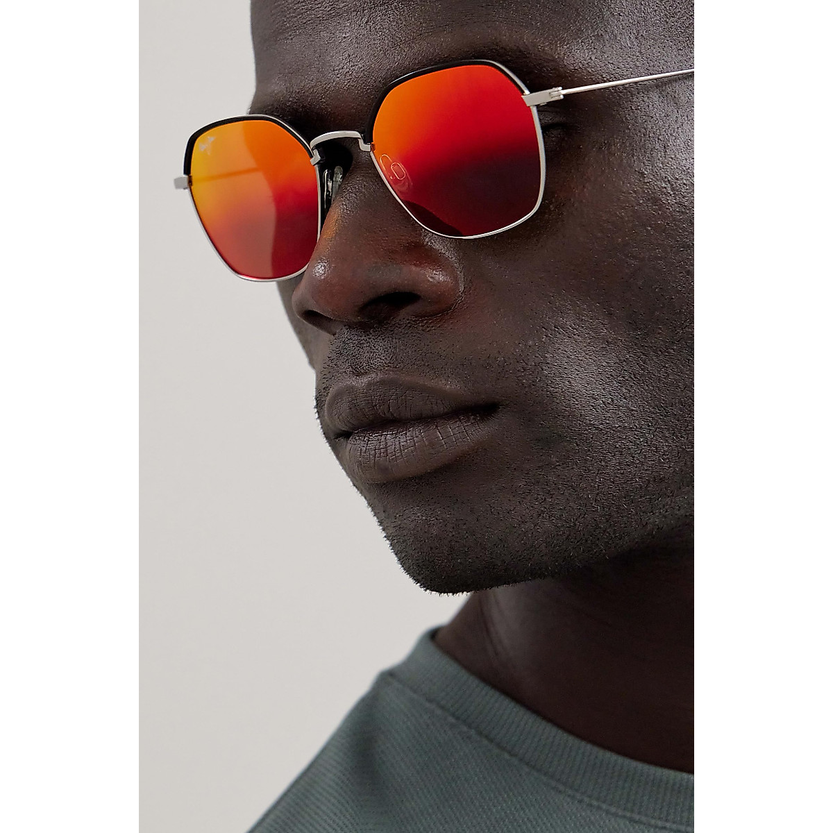 Maui Jim Men's and Women's Moon Doggy Polarized Fashion Sunglasses, Gunmetal/Hawaii Lava ™, Medium