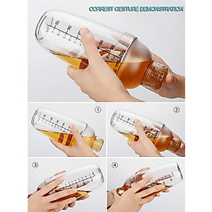 1PC 700CC/24oz Empty Professional Clear Plstic Resin Cocktail Shaker with Scale and Strainer Top Drink Wine Tea Mixer Shaker Cup Bottle for Bar Party Home Use