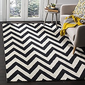 SAFAVIEH Cambridge Collection 4' Square Black/Ivory CAM139E Handmade Chevron Premium Wool Area Rug