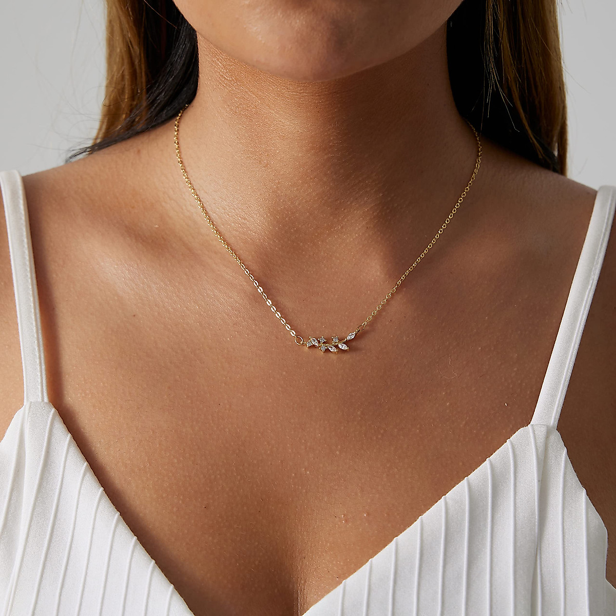 ASCOMY Dainty CZ Olive Leaf Pendant Necklace 14k Gold Plated Delicate Cute Cubic Zirconia Olive Branch Leaf Pendant Simple Jewelry Link Chain Nacklace for Women Personalized