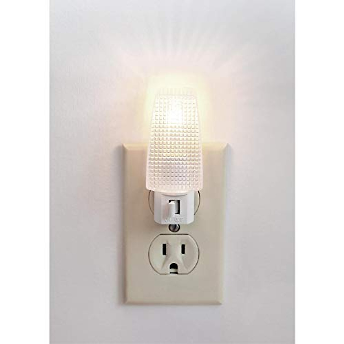 Westinghouse 5510800 0.5 (4-Watt Equivalent) C7 Frosted, Candelabra Base, 2 Pack LED Light Bulbs, 2 Count (Pack of 2)