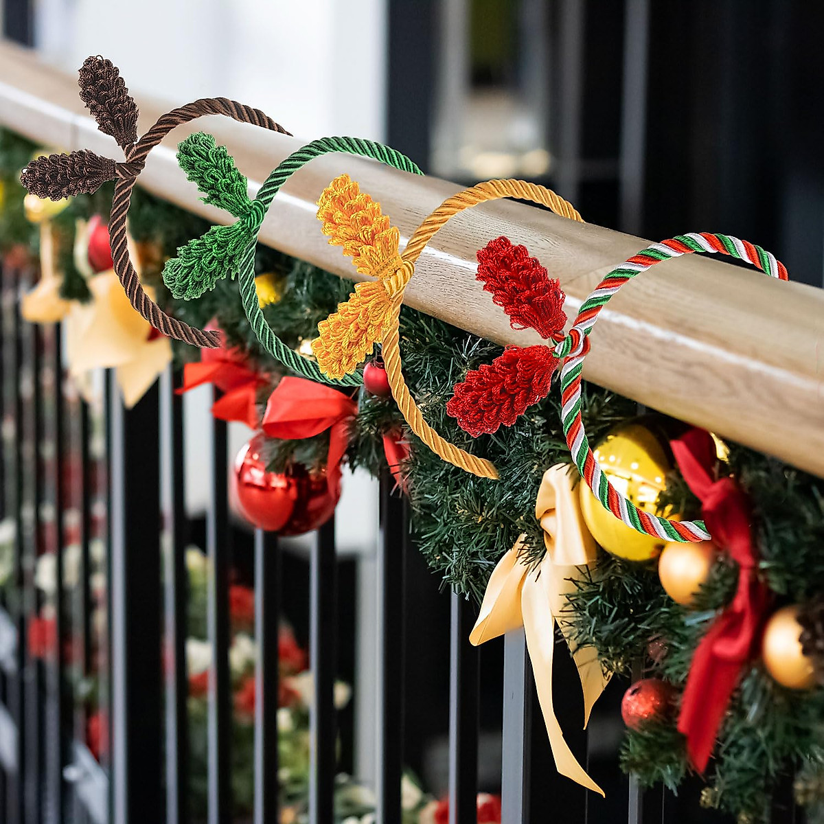 HFKPJRT 25PCS Decorative Christmas Garland Ties- Reusable Banister Ties, Flexible Twist Ties, Garland Holder for Garland Stairs Craft Wrapping Home Decoration, 15.7inch