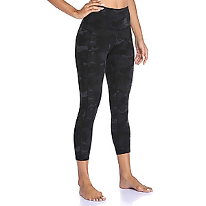 Colorfulkoala Women's High Waisted Yoga Capris 21" Inseam Leggings with Pockets (S, Deep Grey Splinter Camo)