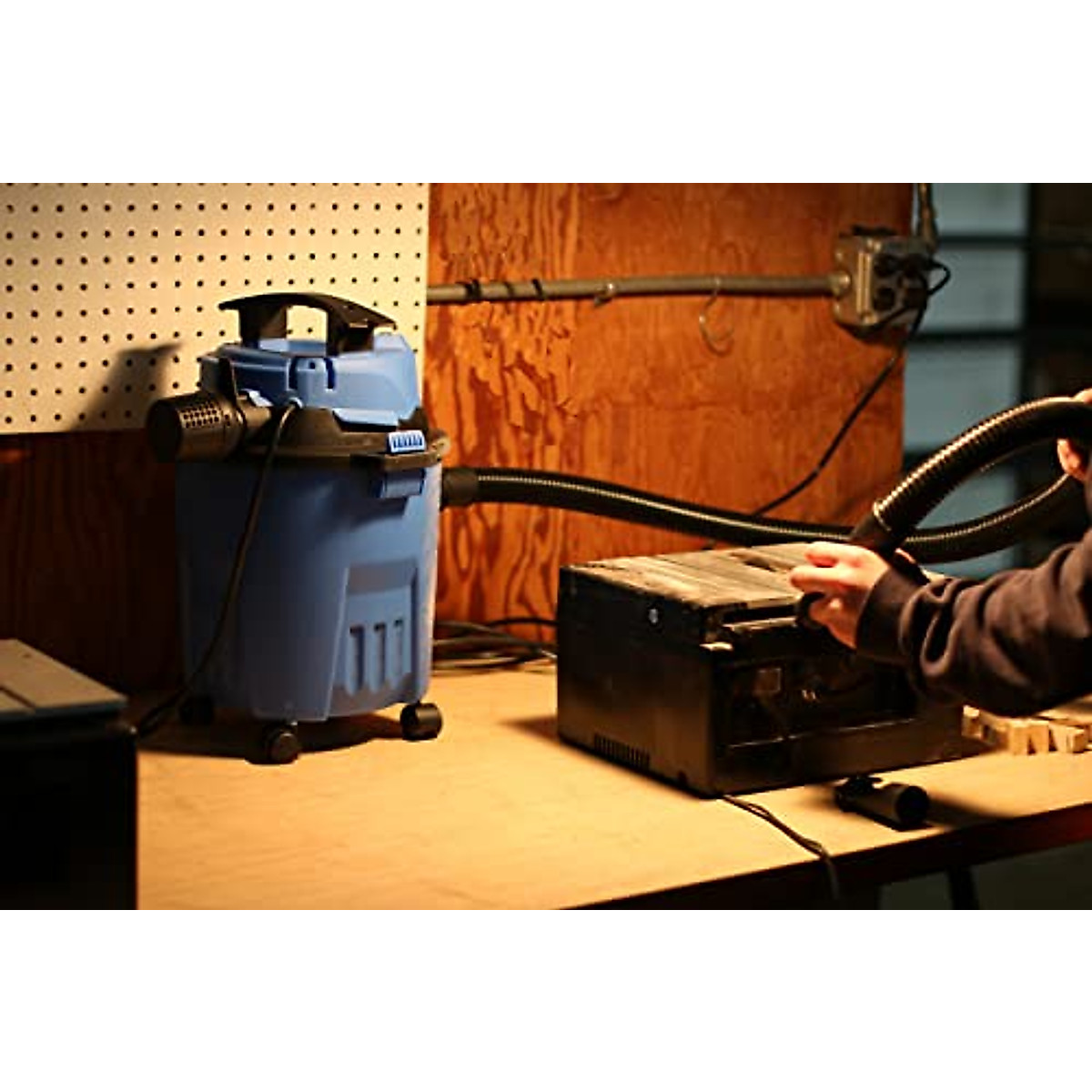 Micro-Mark Mini Wet/Dry Vacuum, 3 Gallon, 4 Horsepower, 4.0 HP AC, Blue