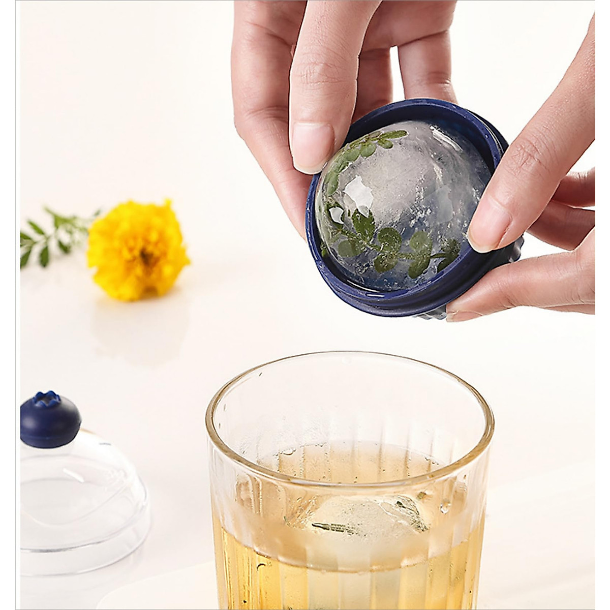 Whiskey Silicone Ice Tray，Ice Cube Maker Tray，With Lid, Reusable，Cake Ice Ball/Ice Grid/Ice Cube Mould，Home Ball Ice Maker， Creative Gift for Family and Friends