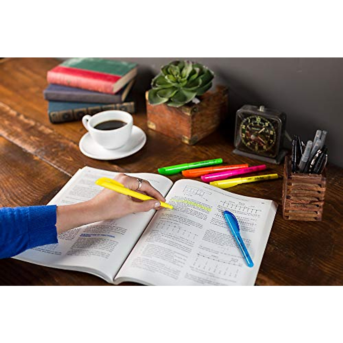 BIC Brite Liner Highlighters, Chisel Tip, 12-Count Pack of Orange Highlighters, Ideal Highlighter Set for Organizing and Coloring