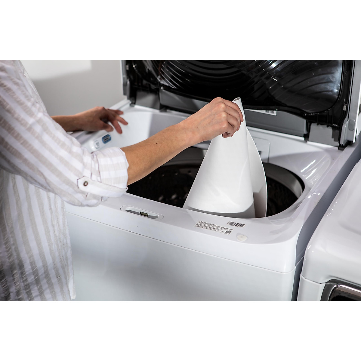 Duck Brand Solid Grip Easy Shelf Liner with Clorox, White