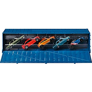 Hot Wheels Strasse, Autobahn, Autostrasse Container Set, 5 1:64 Scale Cars in Collectible Container, Metal/Metal & RealRiders, Gift for Collectors