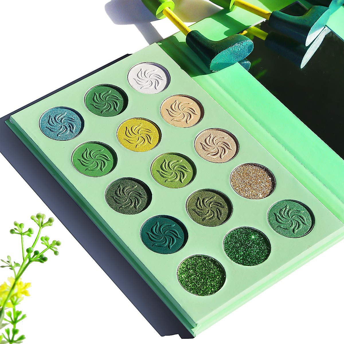 Afflano Green Eyeshadow Palette, Green Glitter Eyeshadow Highly Pigmented, Forest Emerald Green Christmas Makeup Palettes, Yellow Lime Grass Grinch Green Makeup Eye Shadow Pallet 15 Color