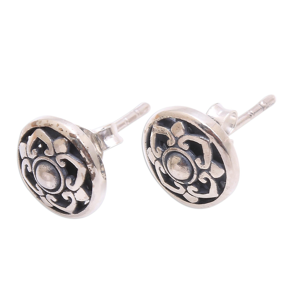 NOVICA Artisan Handcrafted Sterling Silver Stud Earrings Round Lotus Flower No Stone Indonesia Floral [0.1 in H x 0.4 in Diam.] ' Lotus Kingdom'