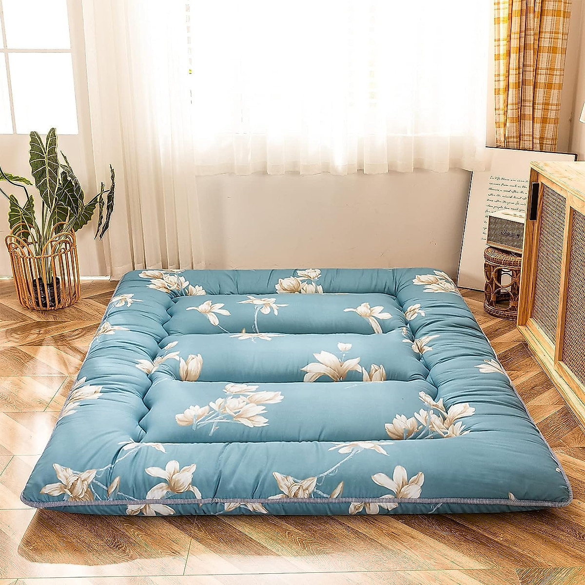 MAXYOYO Floral Printed Japanese Floor Mattress Futon Mattress Queen Size Foldable Bed Roll Up Camping Mattress Floor Bed Couches and Sofas