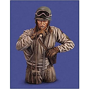 Royal Model RM932 1/35 WWII US Army Tank Soldier Set of 4 Tank Soldiers on The Go Resin Kit