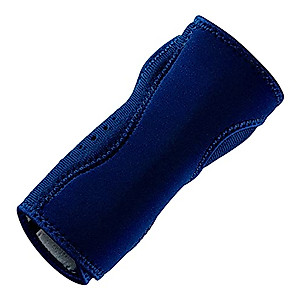 FUTURO Night Wrist Support, Helps Provide Nighttime Relief of Carpel Tunnel Symptoms, Breathable, One Size
