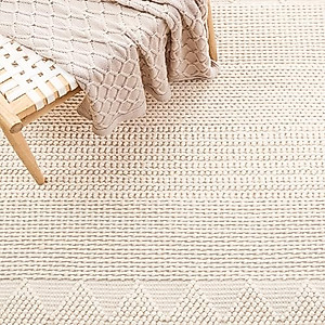 SAFAVIEH Natura Collection Accent Rug - 4' x 6', Ivory, Handmade Moroccan Boho Wool, Ideal for High Traffic Areas in Entryway, Living Room, Bedroom (NAT218A)