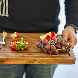 Walnut Wood Cutting Board For Kitchen 16x12'' with Juice Groove, Chopping Board Made of Walnut Wood for Meat, Cheese and Vegetables (Large, 16x12 inch)