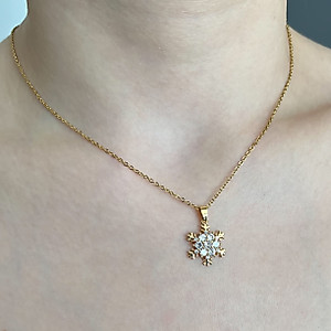 BLUEW Snowflake Pendant Necklace, Gold Plated Stainless Steel Dainty Handmade Jewelry for Women, Sparkly Cubic Zirconia, Diamond Crystal, Stylish Design, Delicate - Gift for Her