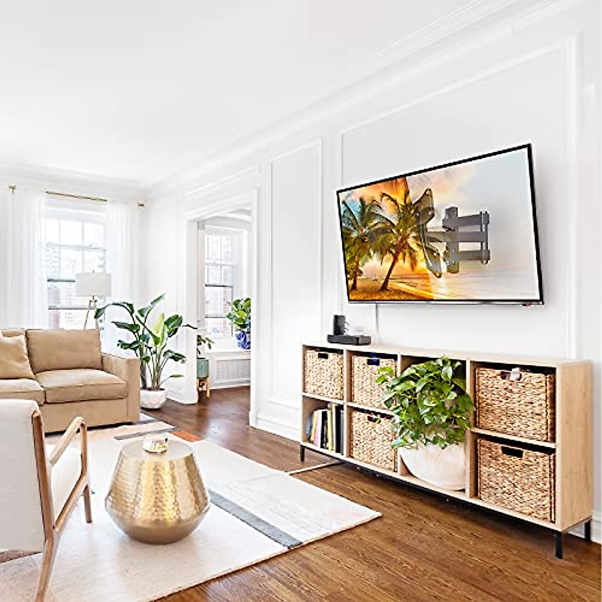 PERLESMITH TV Wall Mount for 13-42 Inch Flat or Curved TVs & Monitors, Full Motion TV Wall Mount with Articulating Arms Swivel Tilt Extends, Corner tv Bracket Max VESA 200x200 mm up to 44lbs, PSSFK1