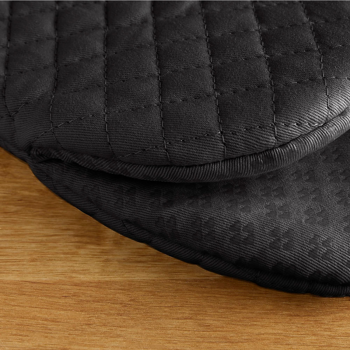 KitchenAid Asteroid Mini Oven Mitt, 5.5"x8", Black