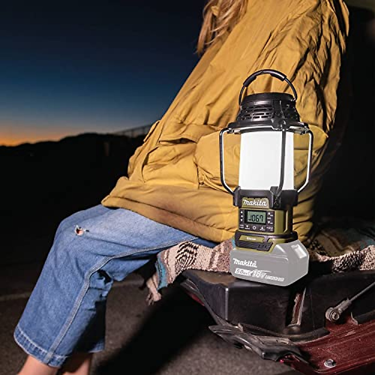 Makita ADRM13 Outdoor Adventure™ 18V LXT® Bluetooth® Radio and L.E.D. Lantern