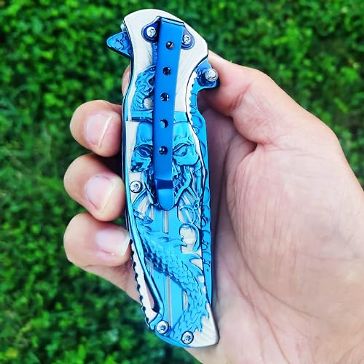 MADSMAUG SKULL Pocket Knife, Cool Pocket Folding Knife with 3D TITANIUM-PLATED SKULL Patterns, Great Christmas Gift EDC knife For Men Outdoor Survival Camping(Blue)