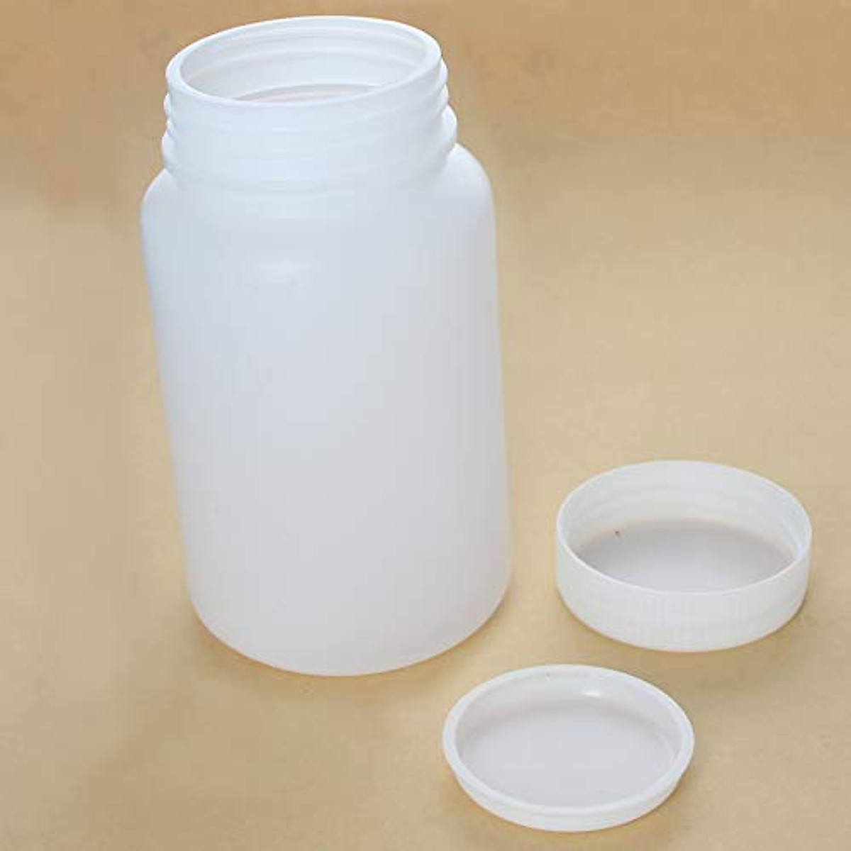 Othmro 2pcs 250ml/8.45oz Plastic Bottles Lab Cylindrical Chemical Reagent Bottles Wide Mouth Laboratory Reagent Polyethylene Bottles Sample Sealing Liquid Storage Containers for Food Store White