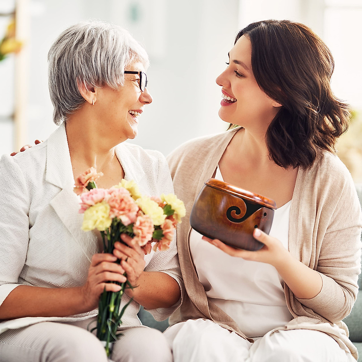 Eunoia Yarn Bowl with Round Lid, 7x5 Inch Handmade Yarn Holder for Crocheting, Decorative Knitting Bowl for Knitters with Wooden Crochet Hook and Travel Bag