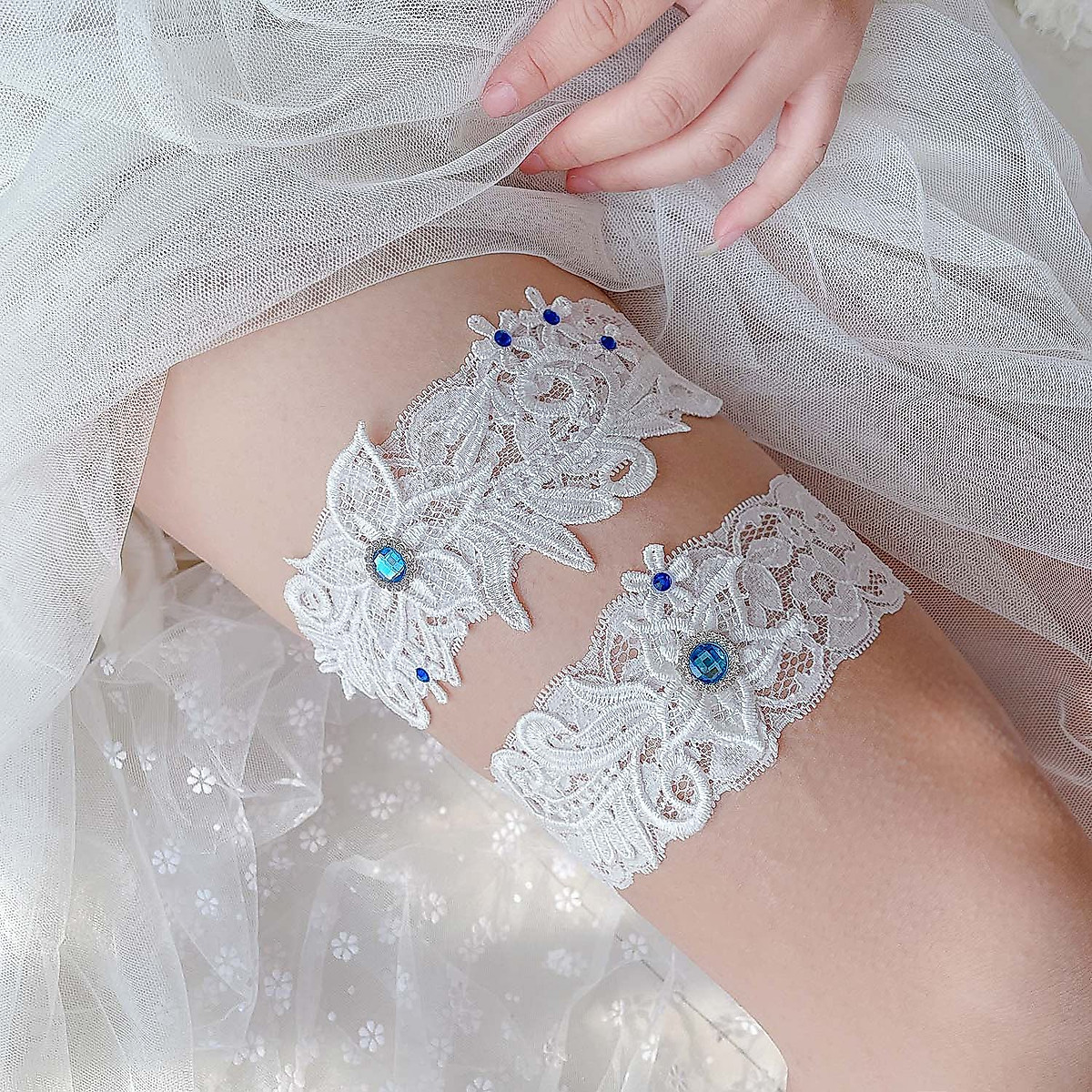 Yikisdy Wedding Bridal Lace Garters White Garter Set Floral Bride Leg Garter Stretch Garter Belt Accessories for Women and Girls (Pack of 2)