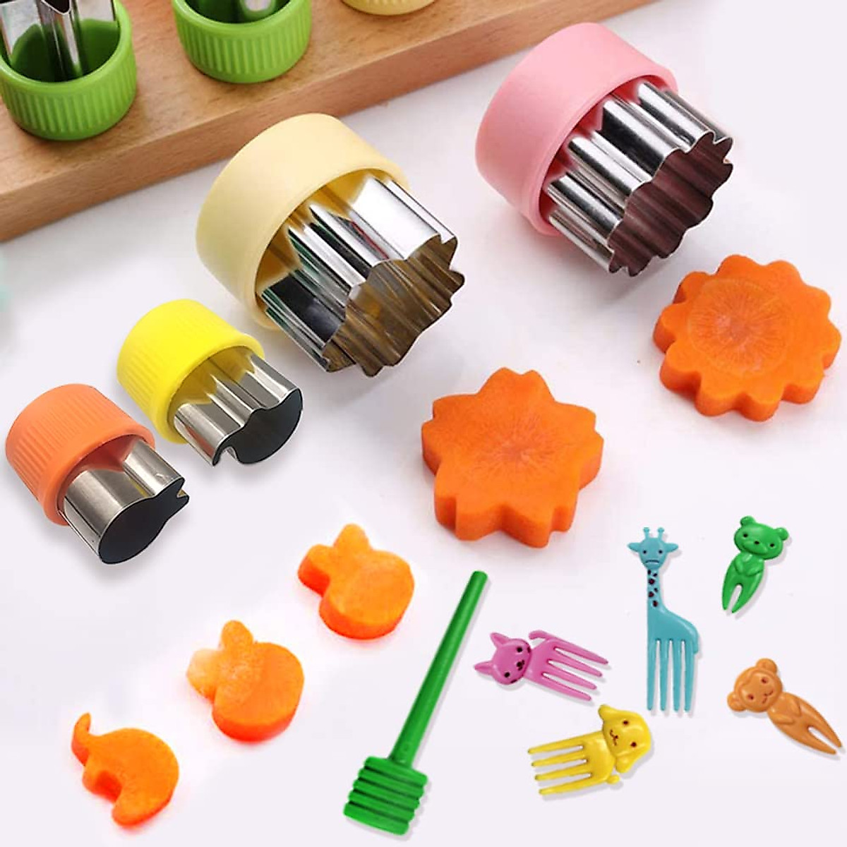 32 Pcs Sandwich Cutter Set, FineGood Sandwich Cutter and Sealer Cookie Cutters Vegetable Fruit Cutters Shapes for Kids with Food Picks Brush