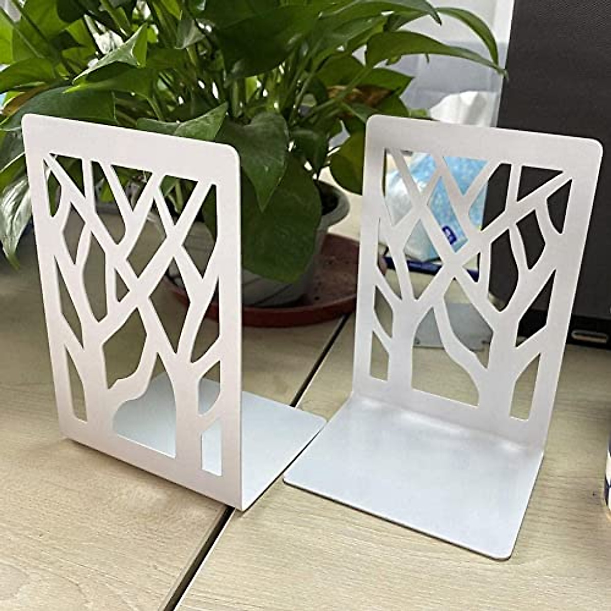 2pcs Metal Bookend Bracket Universal Hollow Forest Animal Shaped Book Office Shelf Book Support Stop Holder Stand Book