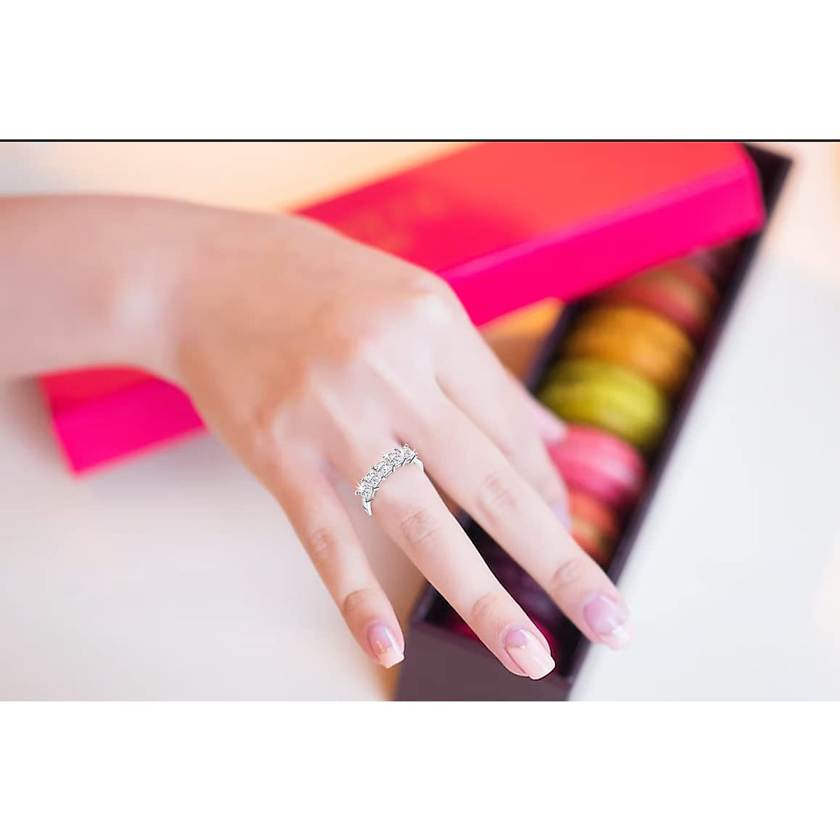 Half Eternity Moissanite Ring, Wedding Rings for Women, 2.0 Carat 5 Stone Moissanite Ring 925 Sterling Silver with 18K White Gold Plated D Color VVS1 Princess Cut Lab Created Diamond Half Eternity Engagement Wedding Band for Women Size 8.5