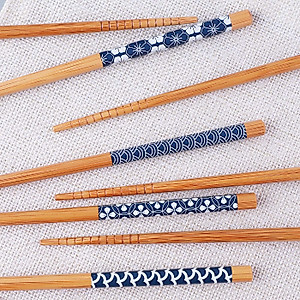 Antner 5 Pairs Natural Bamboo Chopsticks Reusable Classic Japanese Style Chop Sticks Gift Sets, Dishwasher Safe, 8.8 Inch/22.5cm