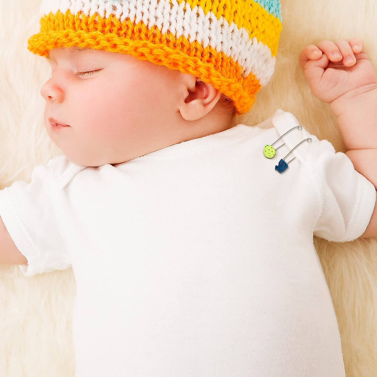 30 Pieces Baby Safety Diaper Pin with Plastic Head Animal Pattern 2.4 Inch Stainless Steel Kids Newborn Safety Pin with Lock Buckle, Random Patterns